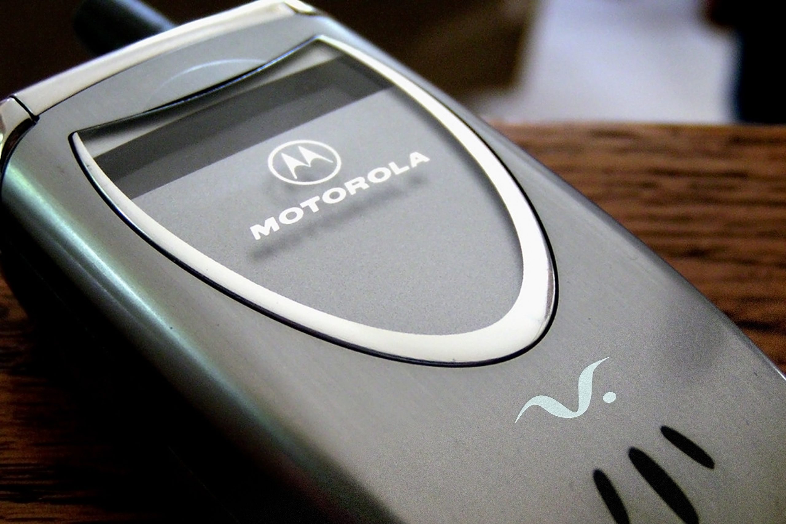 Motorola V | MAGNIFIK